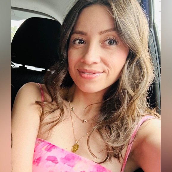 Jazmin's Closet (@pinkhappyplace) | Poshmark